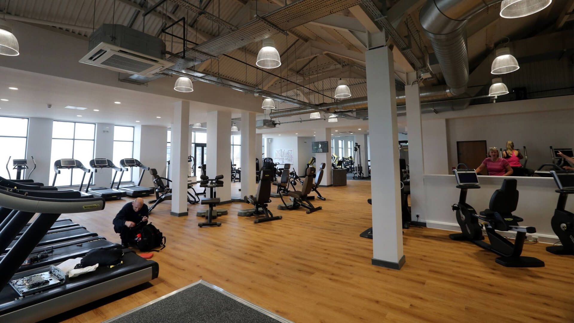 Top 10 Best Gyms in North Wales | Summit Fitness